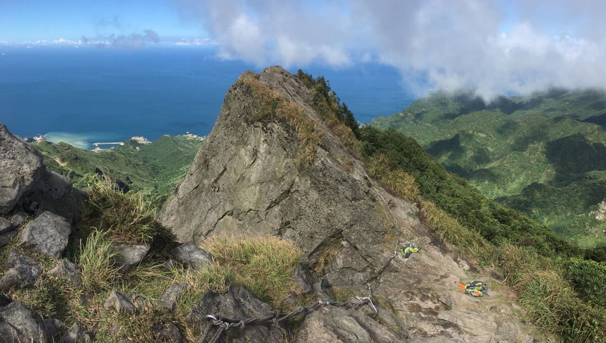 La légende de Ban Ping Shan, la montagne coupée en deux - Inside Taïwan ...